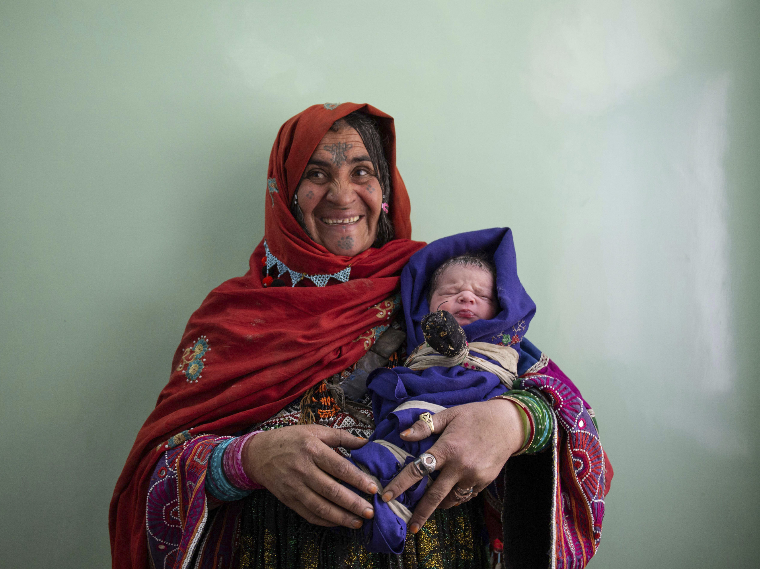 Global Photos: Babies Of The Pandemic Bring Love, Light — And Worries ...