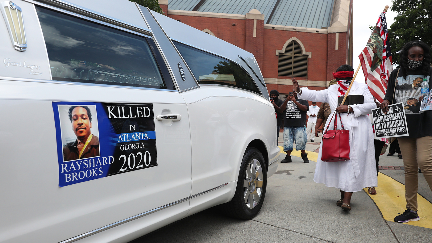 Former Atlanta Police Officer Who Shot Rayshard Brooks Sues City Over ...