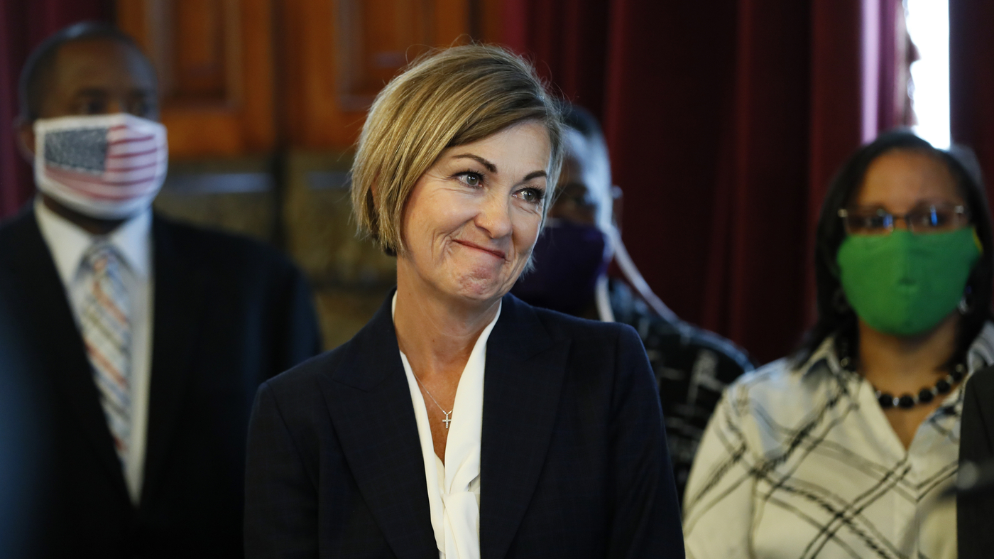 Iowa Governor Signs Order To Restore Felon Voting Rights : NPR
