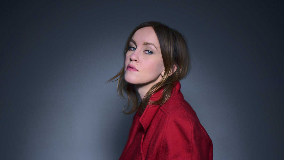 Johanna Warren On Her New Album And The Concept Of 'Chaotic Good ...