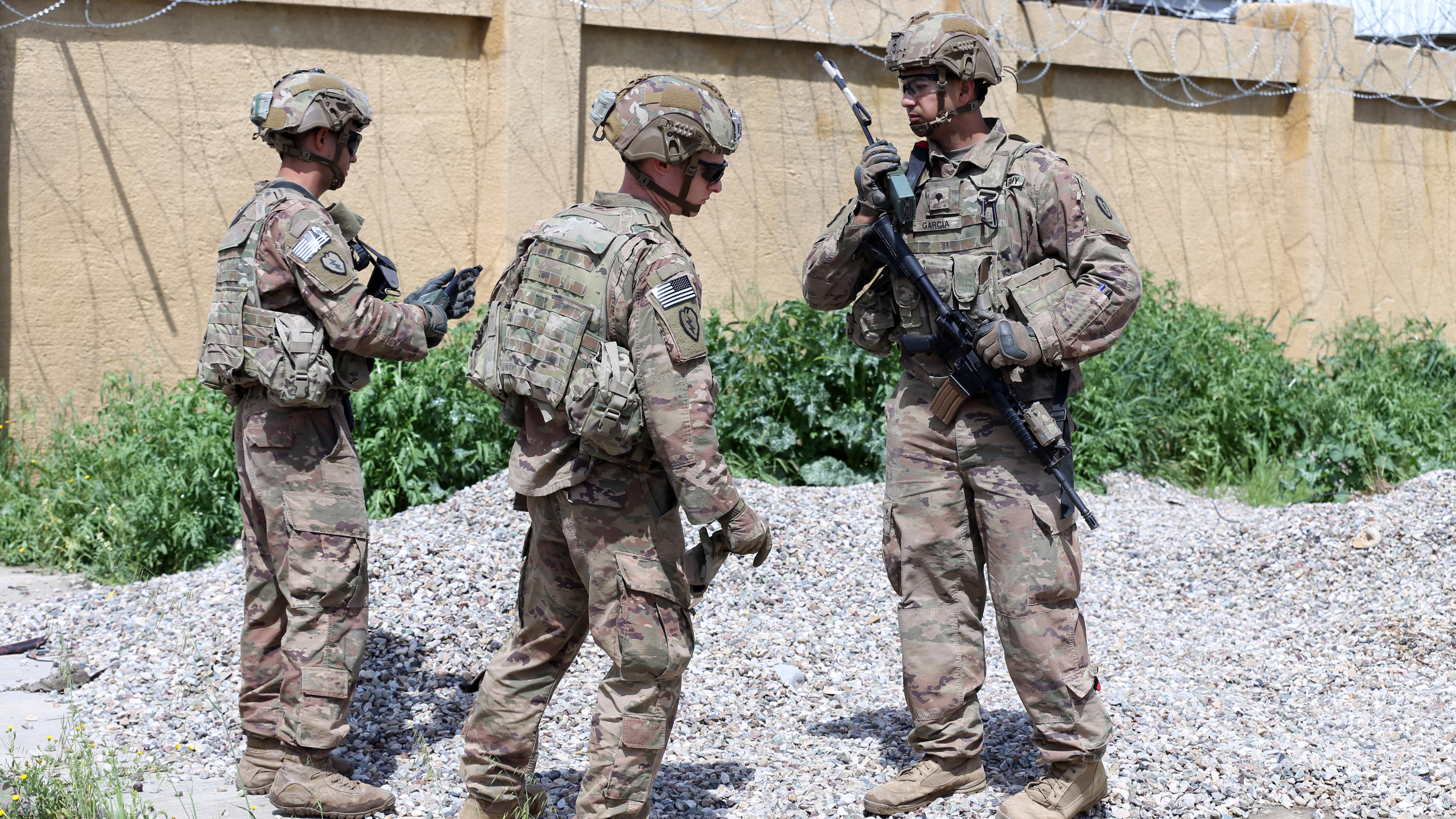 U.S. Says It Will Cut Number Of Troops In Iraq By Nearly Half This ...