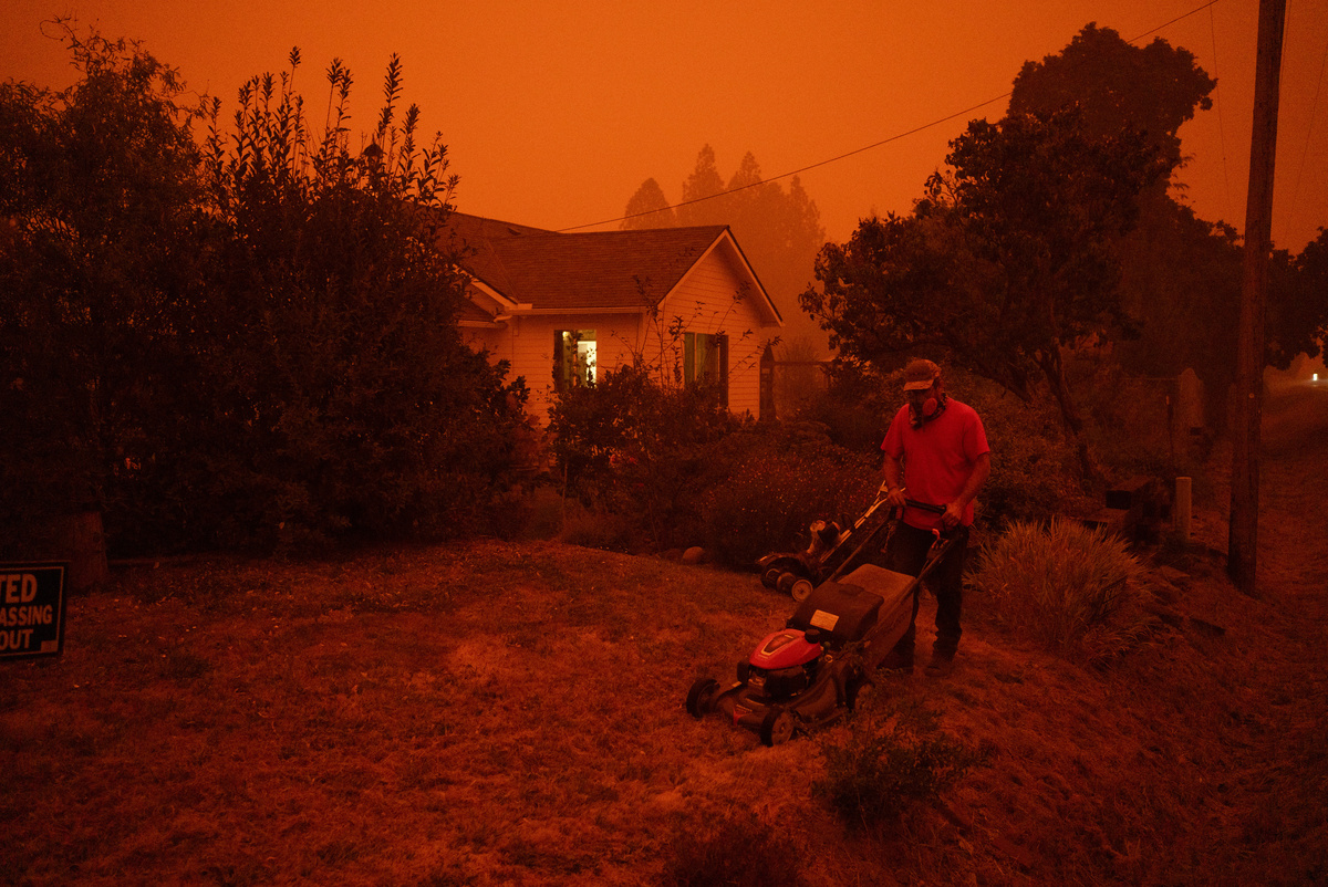 Fires Rage In Oregon : The Picture Show : NPR