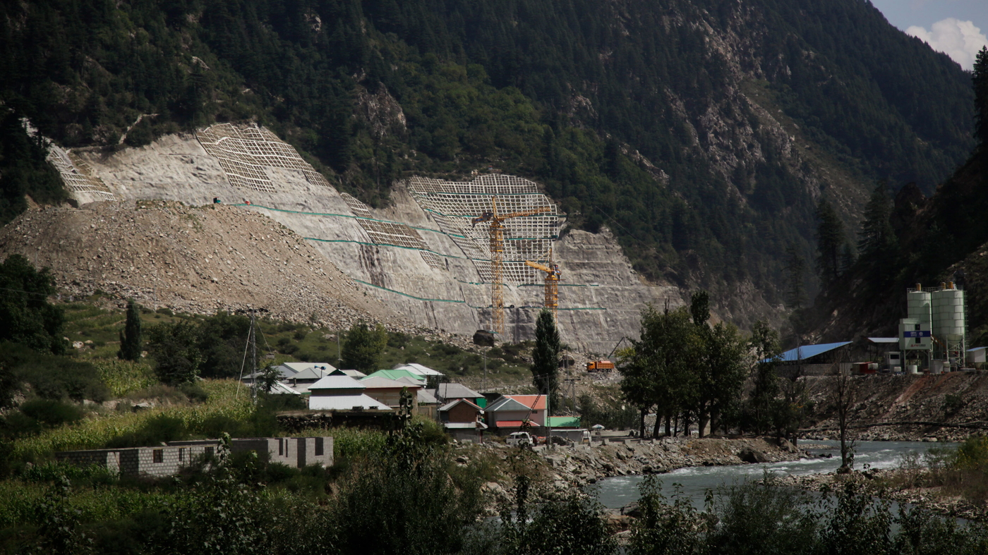 Pakistan tries ambitious climate action : NPR