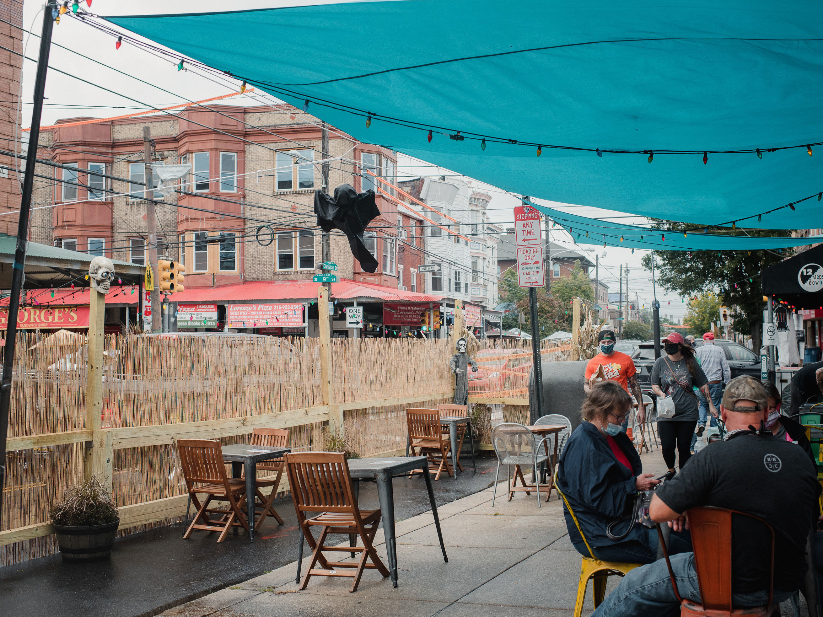 Street Food: Cities Turn Parking Spaces Into Dining Spots And No One ...