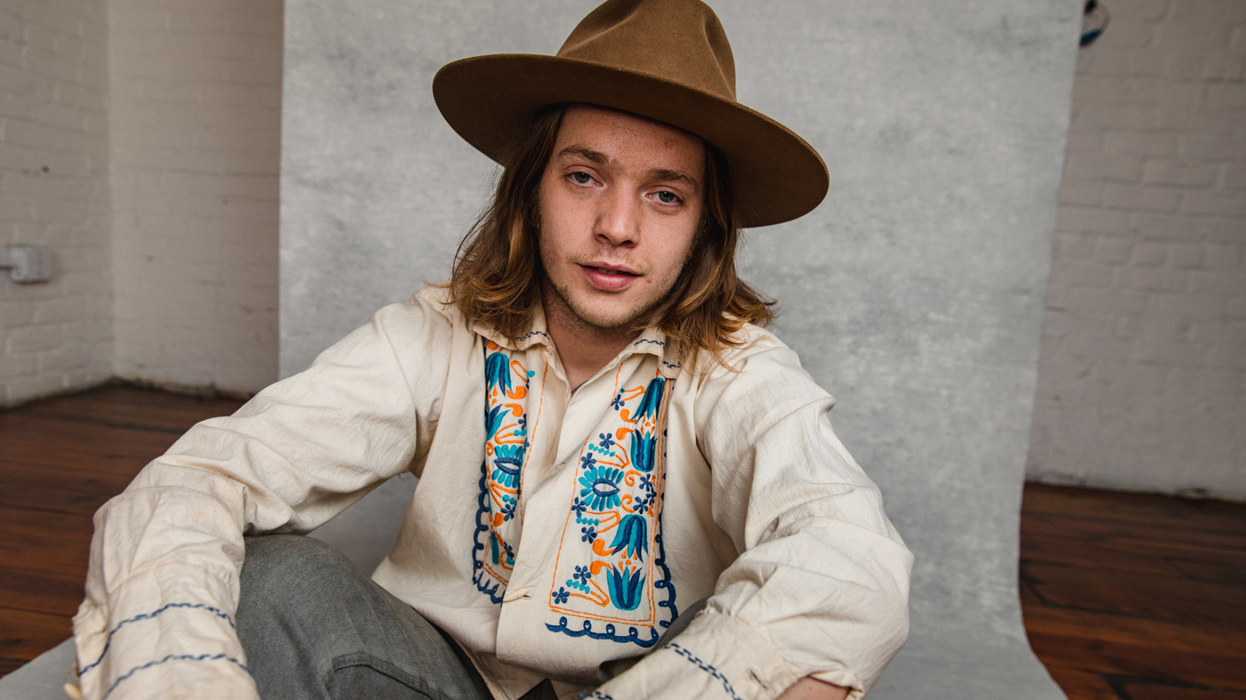 Somewhere Between Traditional Bluegrass and Heavy Metal, Billy Strings ...