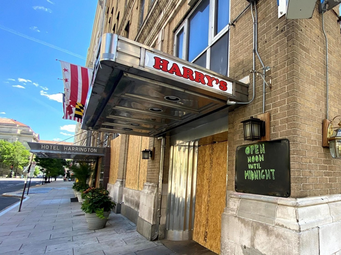 here-s-why-harry-s-bar-in-d-c-keeps-popping-up-in-protest-coverage-npr