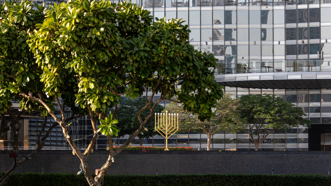 As Thousands Of Israeli Tourists Visit Dubai, A Small Jewish Community ...