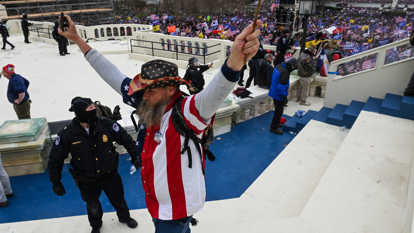 How Police Handled Pro-Trump Mob Compared With Racial Justice ...