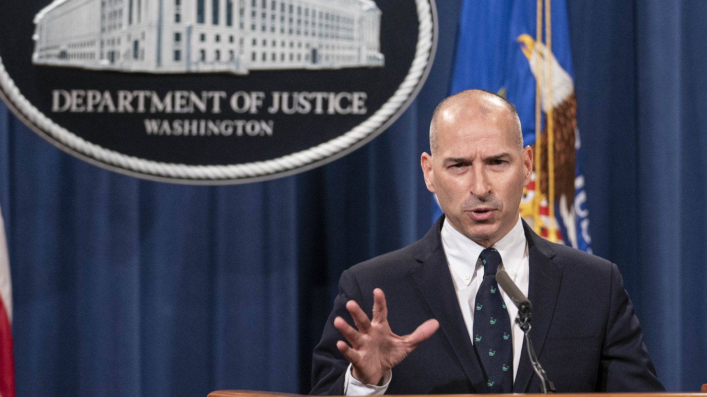 'Hundreds' Likely To Face Federal Charges In U.S. Capitol Riot ...