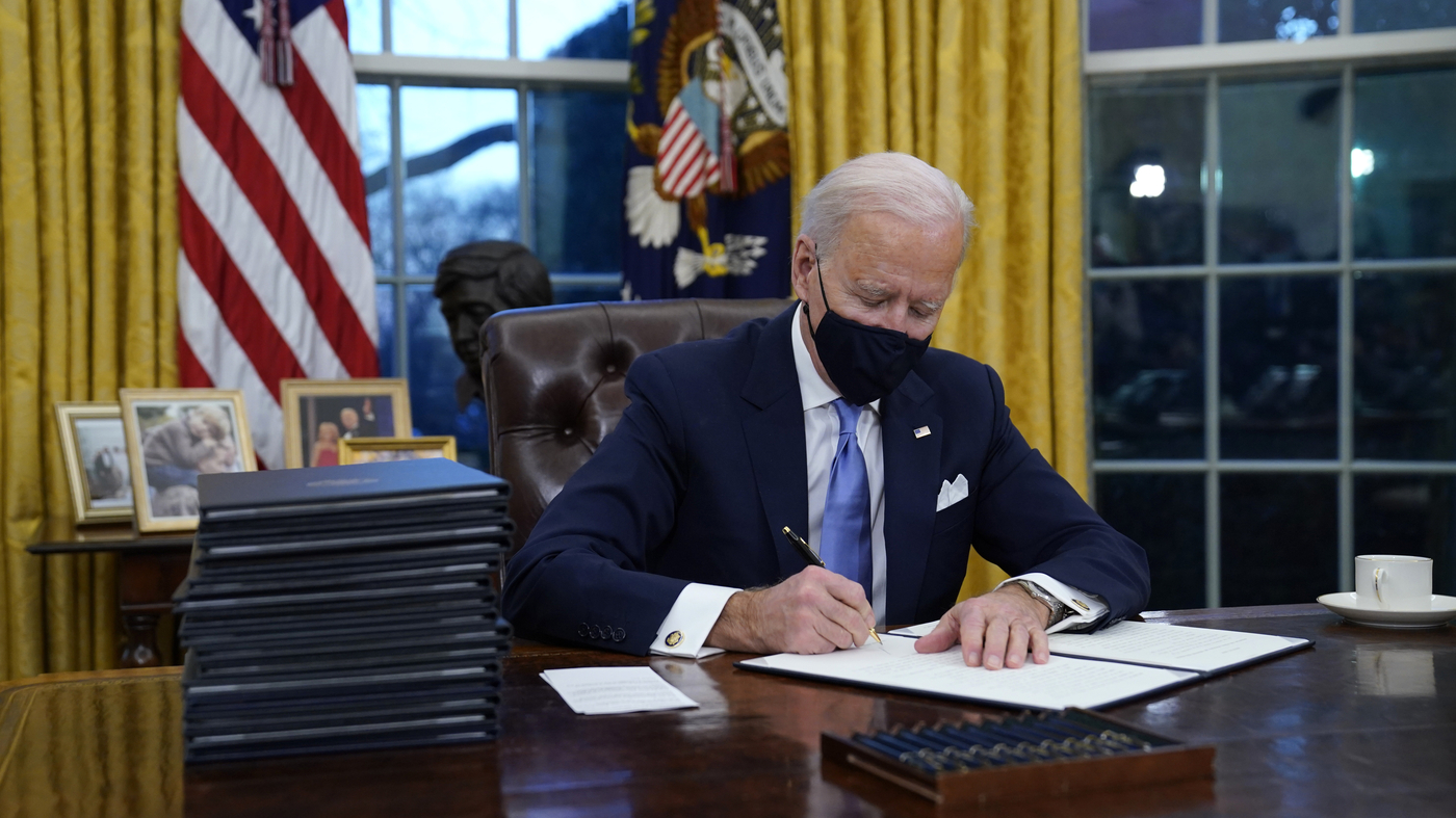 Photos President Bidens Redecorated Oval Office President Biden