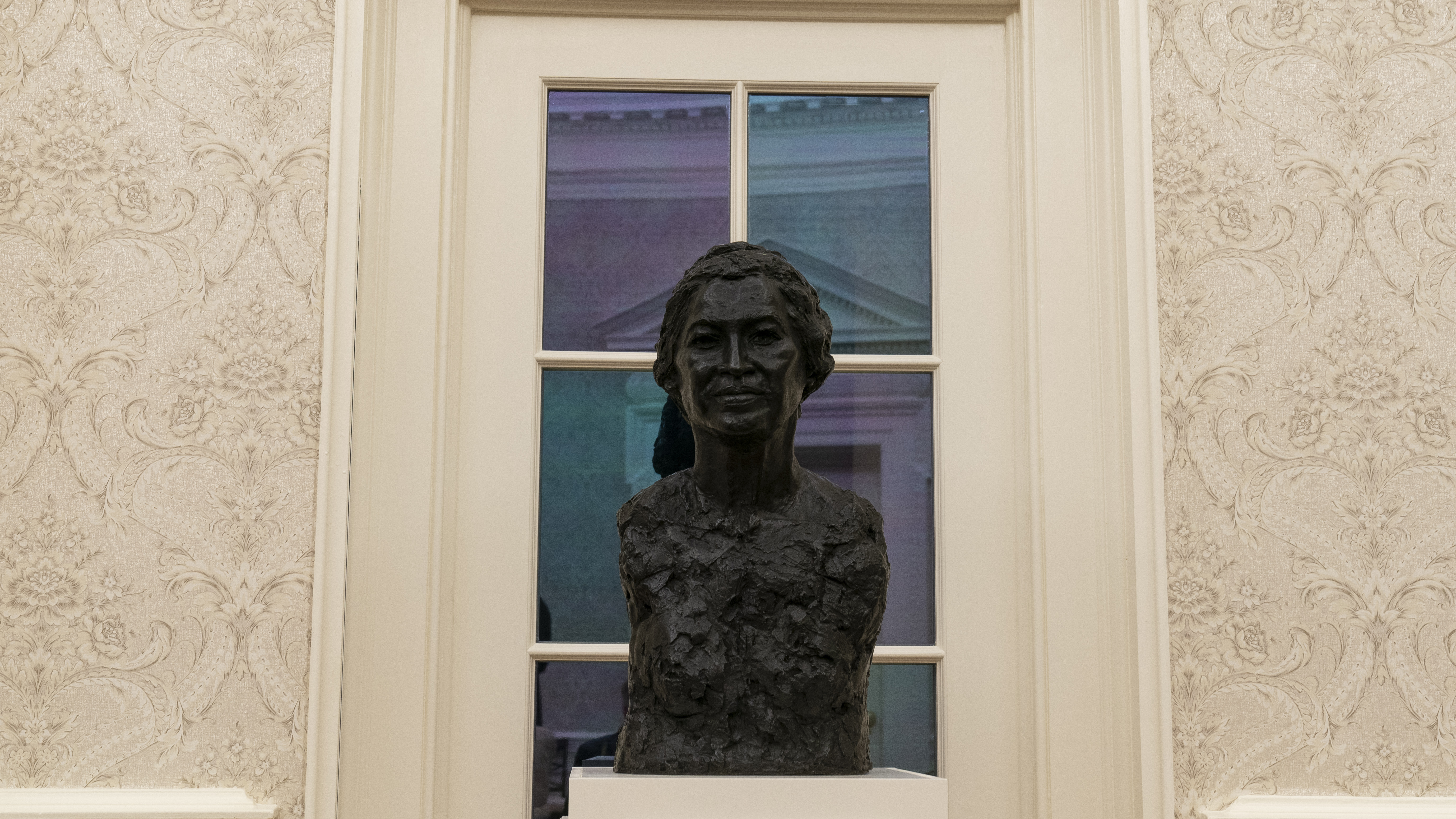 Photos President Bidens Redecorated Oval Office President Biden