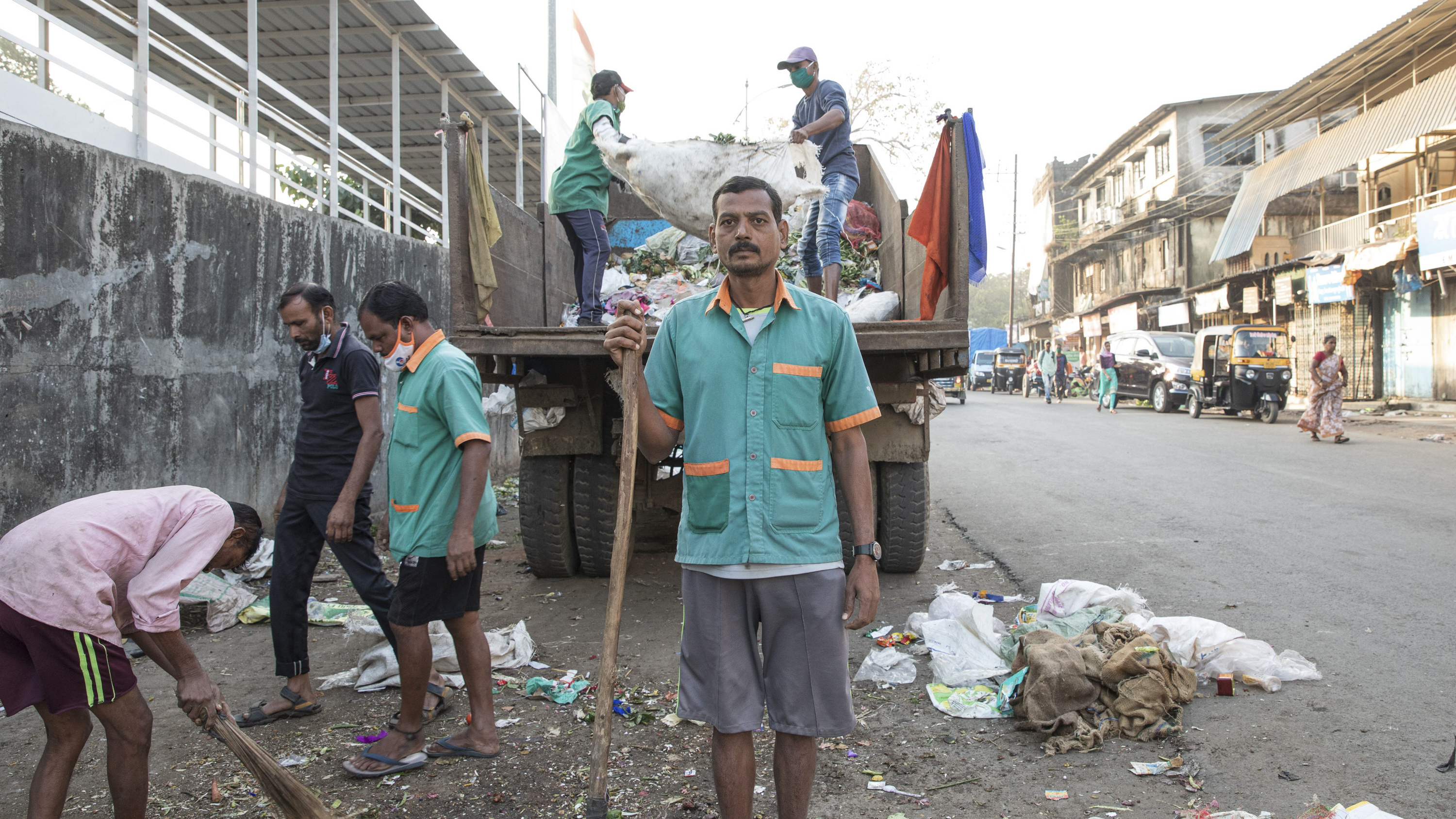 A History Of Vaccine Rollouts, From Smallpox To COVID-19 : Goats and ...