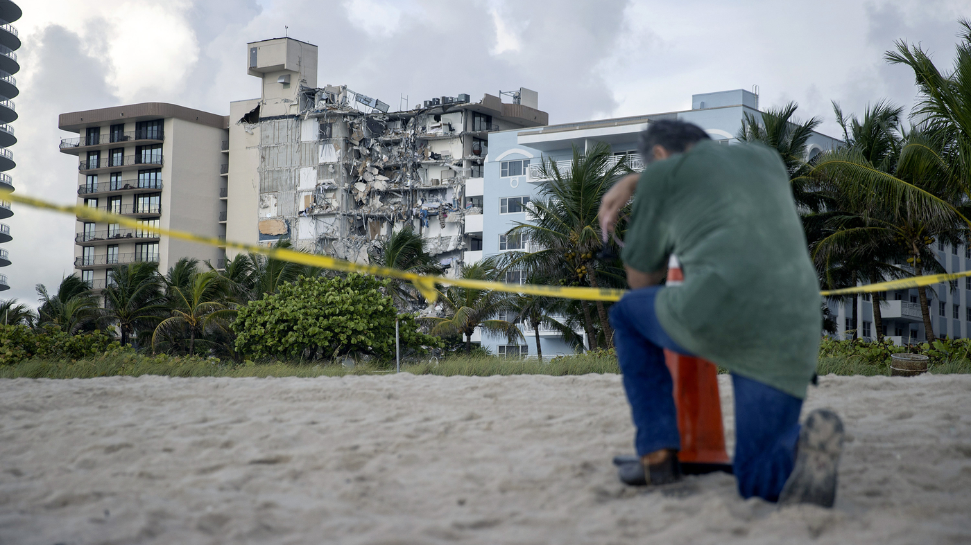 Photos: In The Rubble Where Surfside Tower Stood, A Grim Search For ...