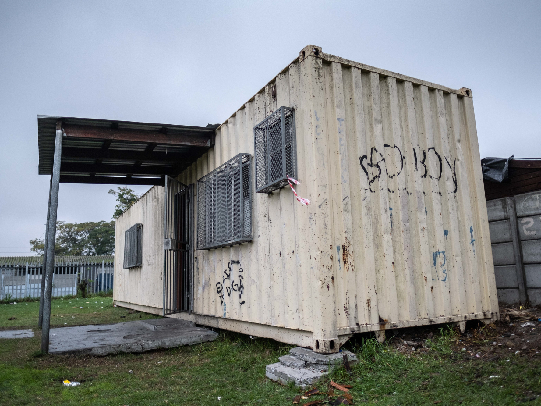 PHOTOS: The Hot-Spot Library Was Born In Two Shipping Containers In A ...