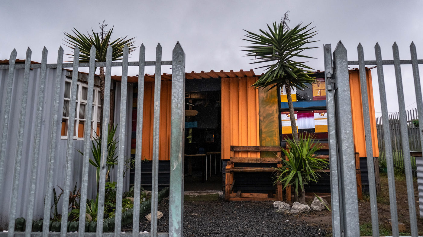 PHOTOS: Joy Of Books In Cape Town Library Born In Shipping Containers ...