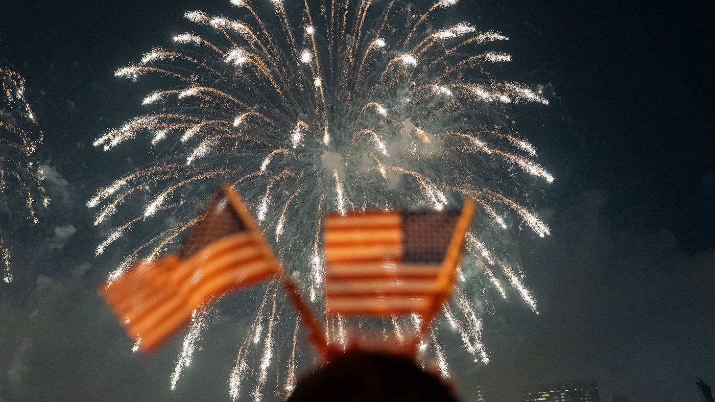 Photos: Tradition Bursts Back With July 4th Fireworks Across America ...