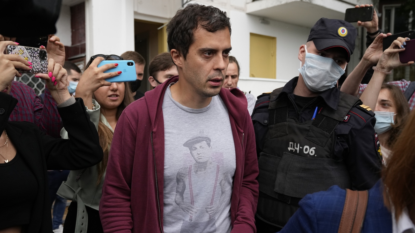 Russia's 'Foreign Agent' Law Targets Journalists, Activists, Even ...