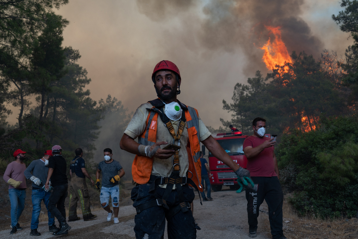 People Evacuate Wildfires In Turkey's Beach Resorts : NPR