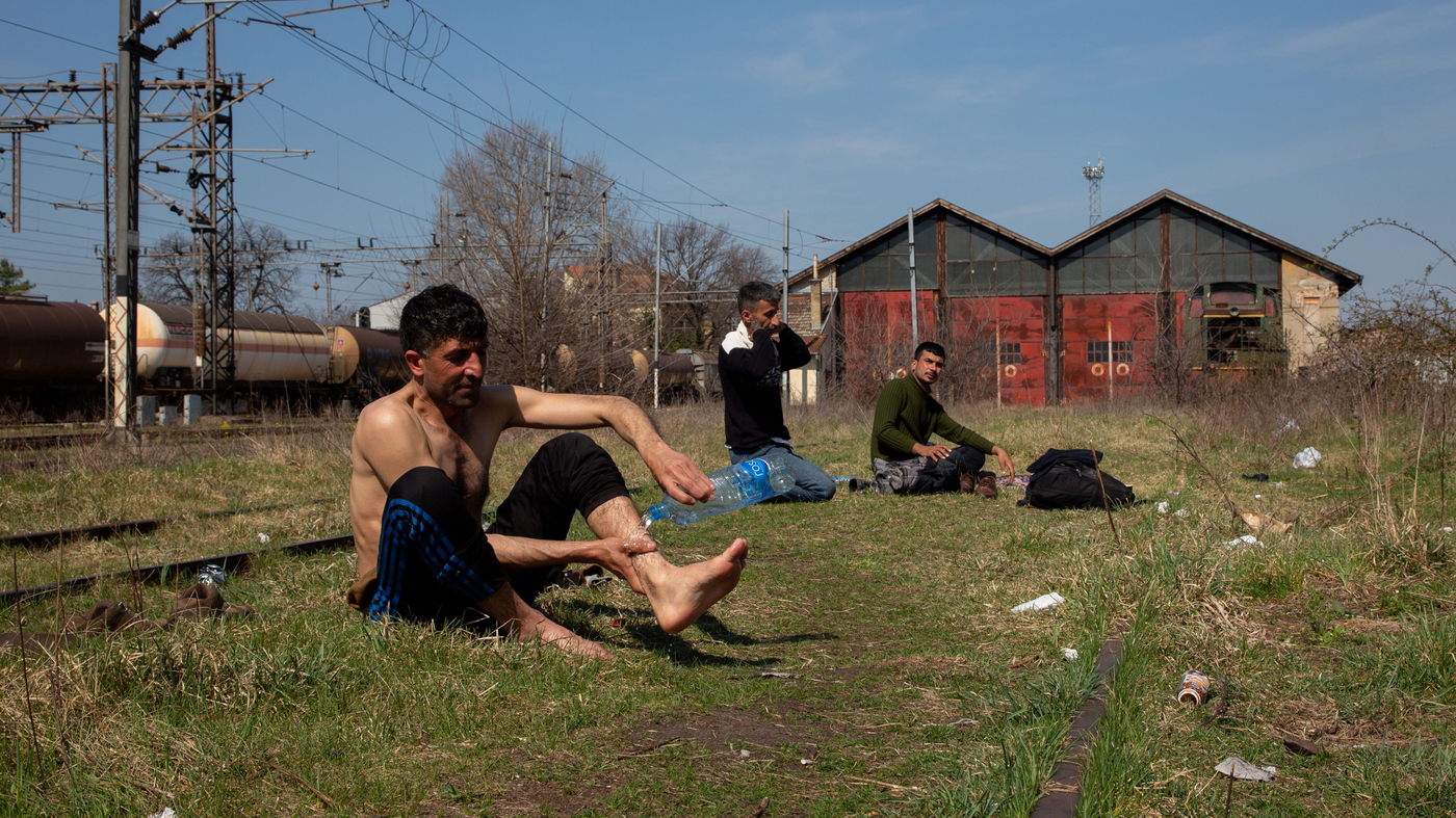 Thousands Of Migrants Are In Serbia, Trying To Reach European Union ...