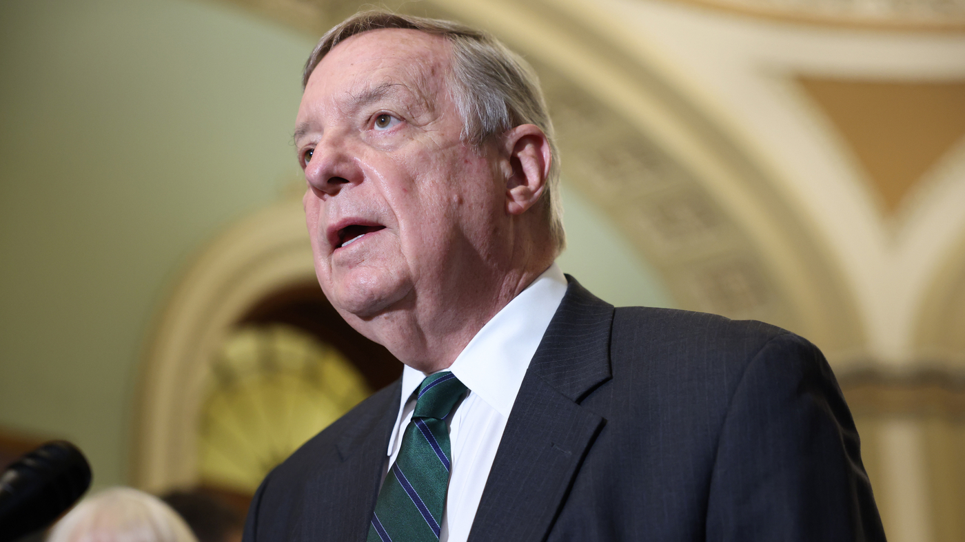 'Old Law' Prisoners Can't Get Compassionate Release. Durbin Wants ...