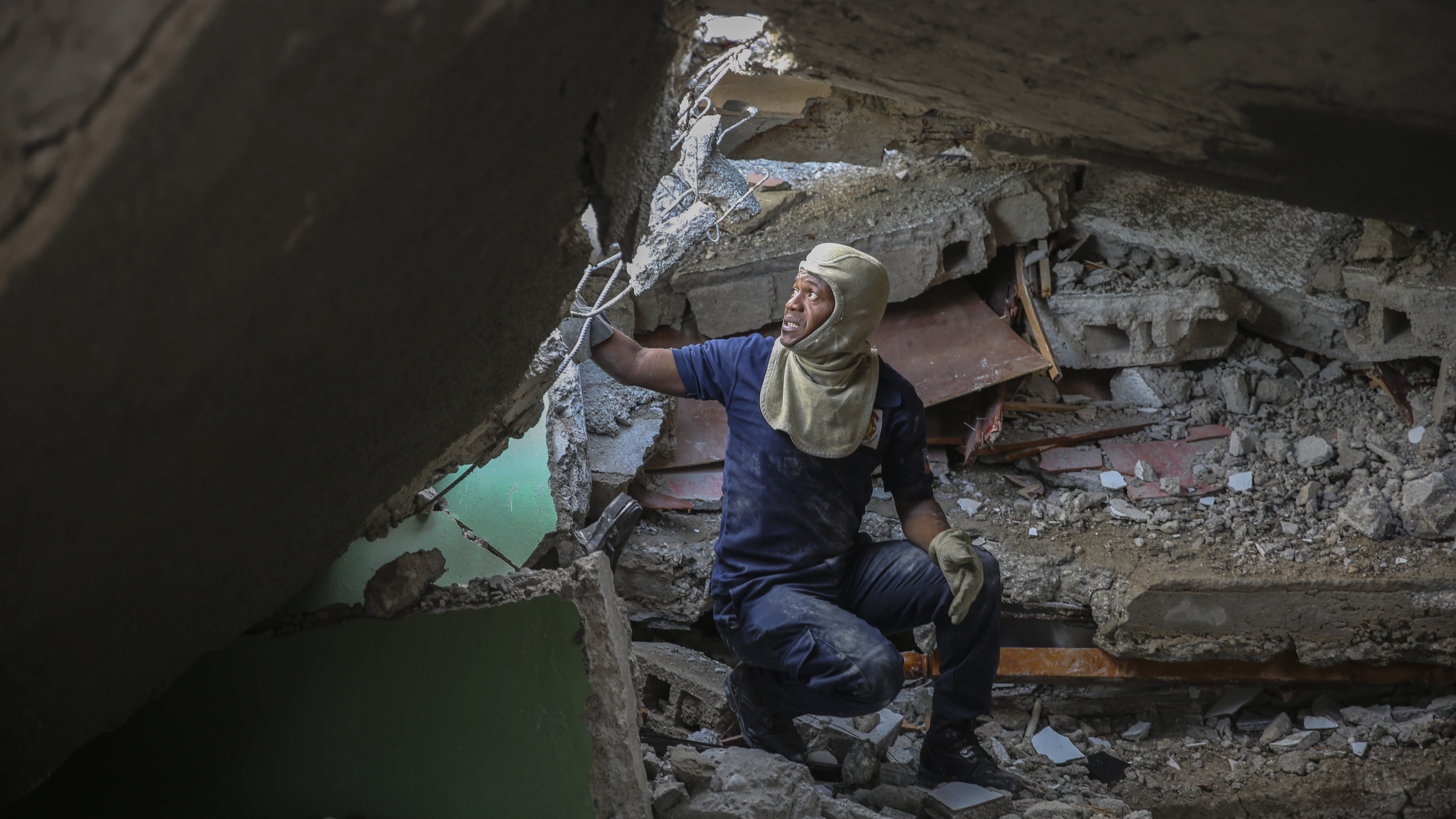 Photos: Aftermath Of Haiti Earthquake : The Picture Show : NPR