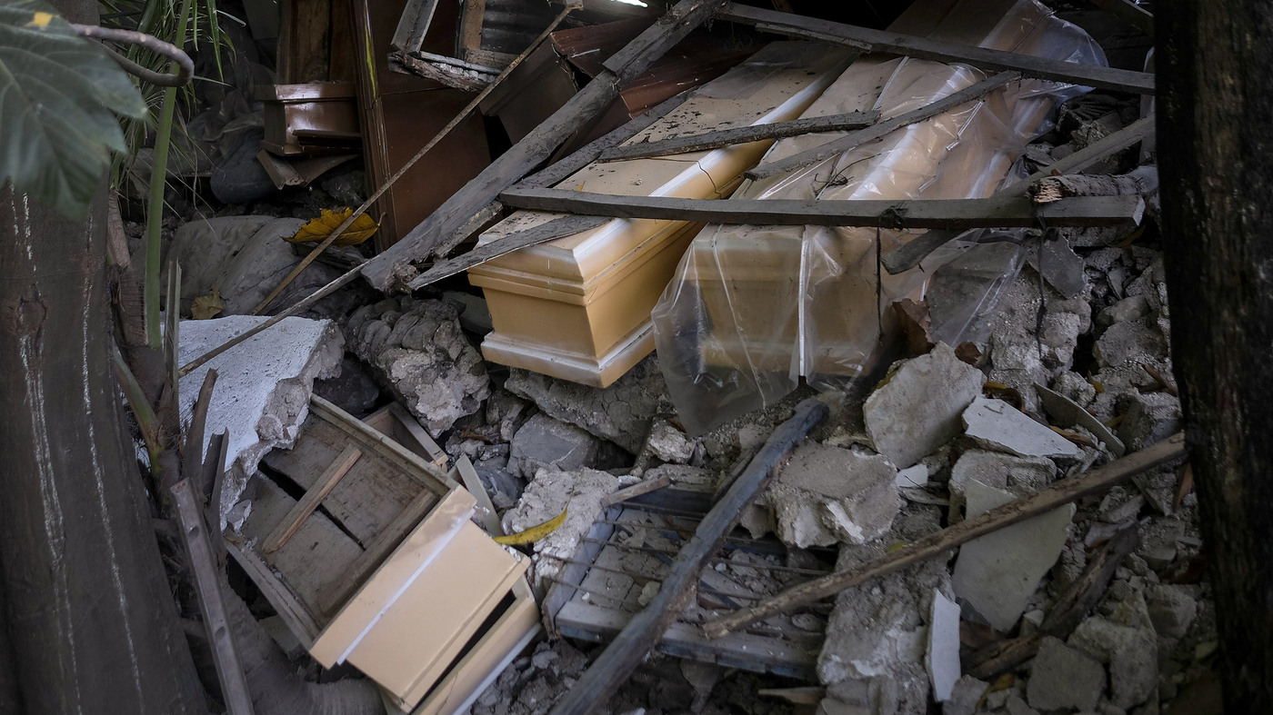 Photos: Aftermath Of Haiti Earthquake : The Picture Show : NPR