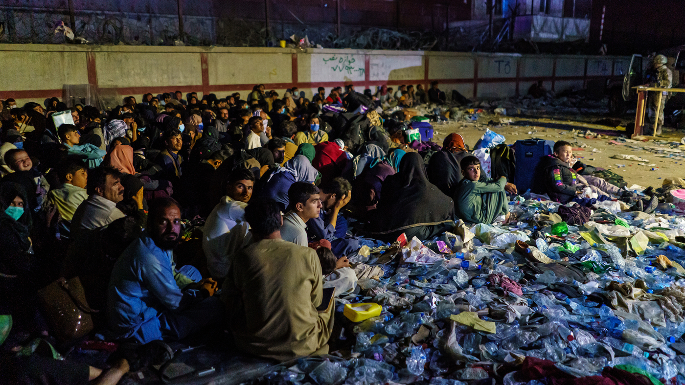 Kabul Airport Live Updates: Biden Issues A Stern Warning To ISIS-K ...