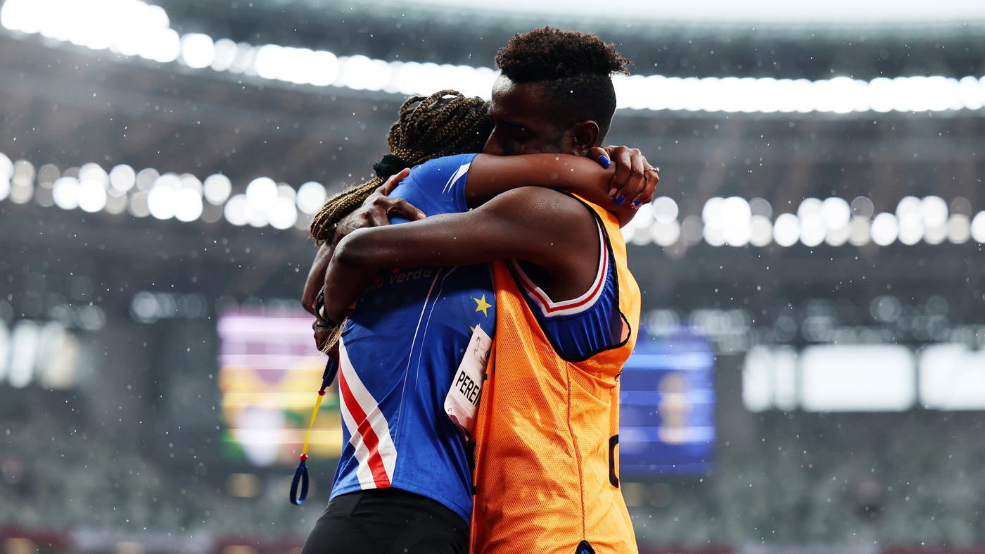 Paralympics: Runner's Sighted Guide Proposes On The Track After Their ...