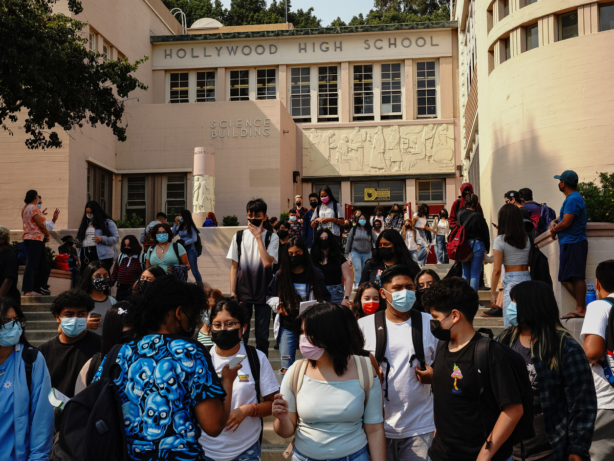 Los Angeles School District Approves COVID-19 Vaccine For Students ...