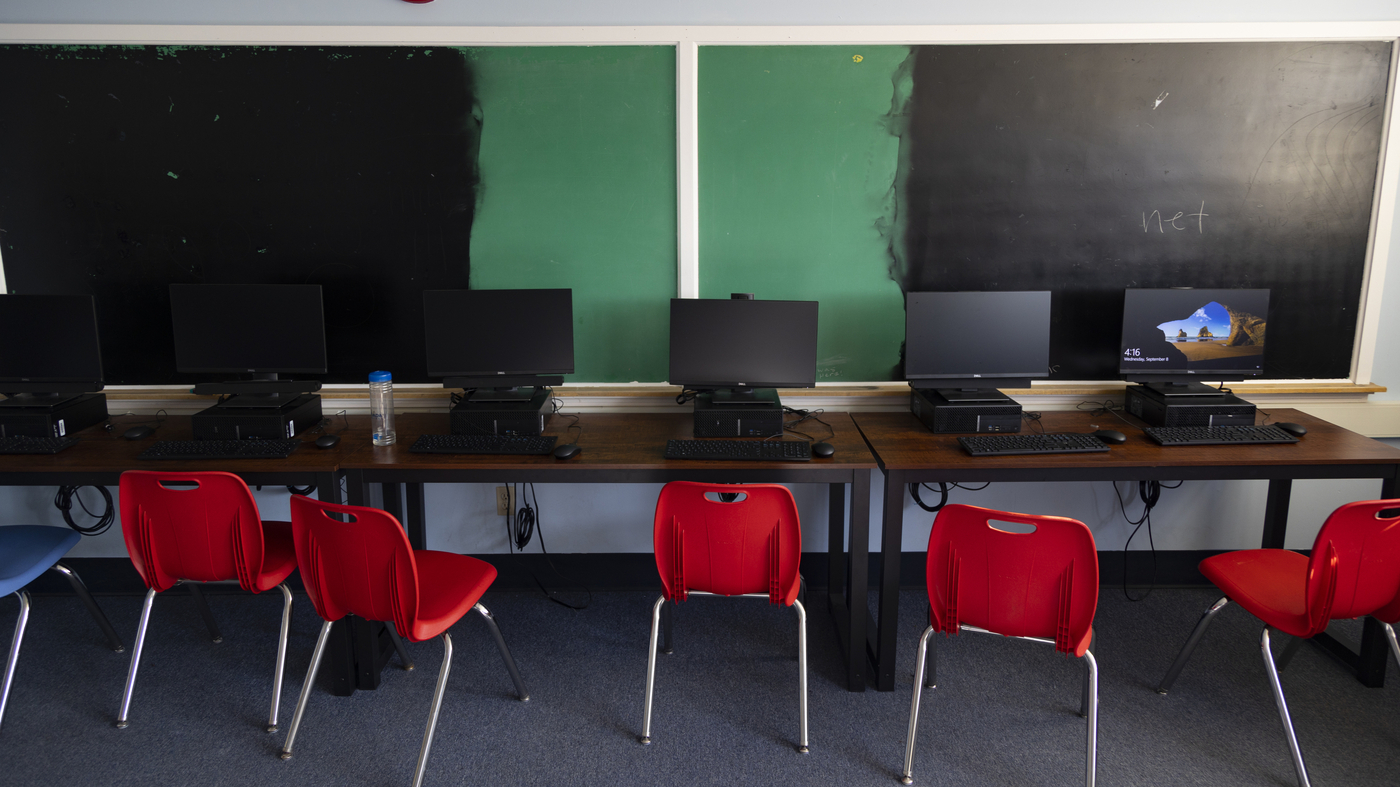 Rural broadband access remains a daily issue in remote Nevada : NPR