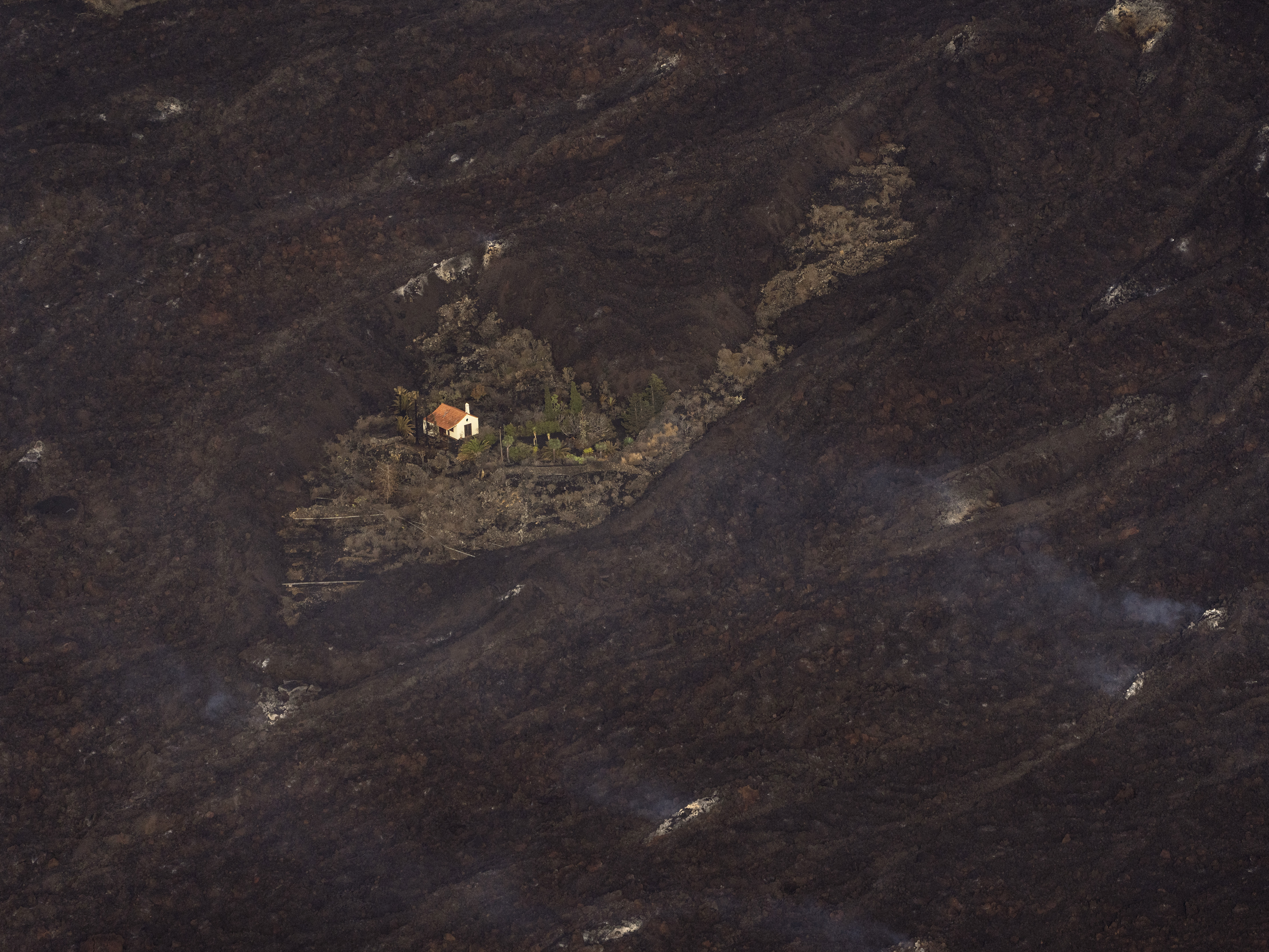 A 'Miracle House' Surrounded By A Volcano's Lava Is Still Standing ...