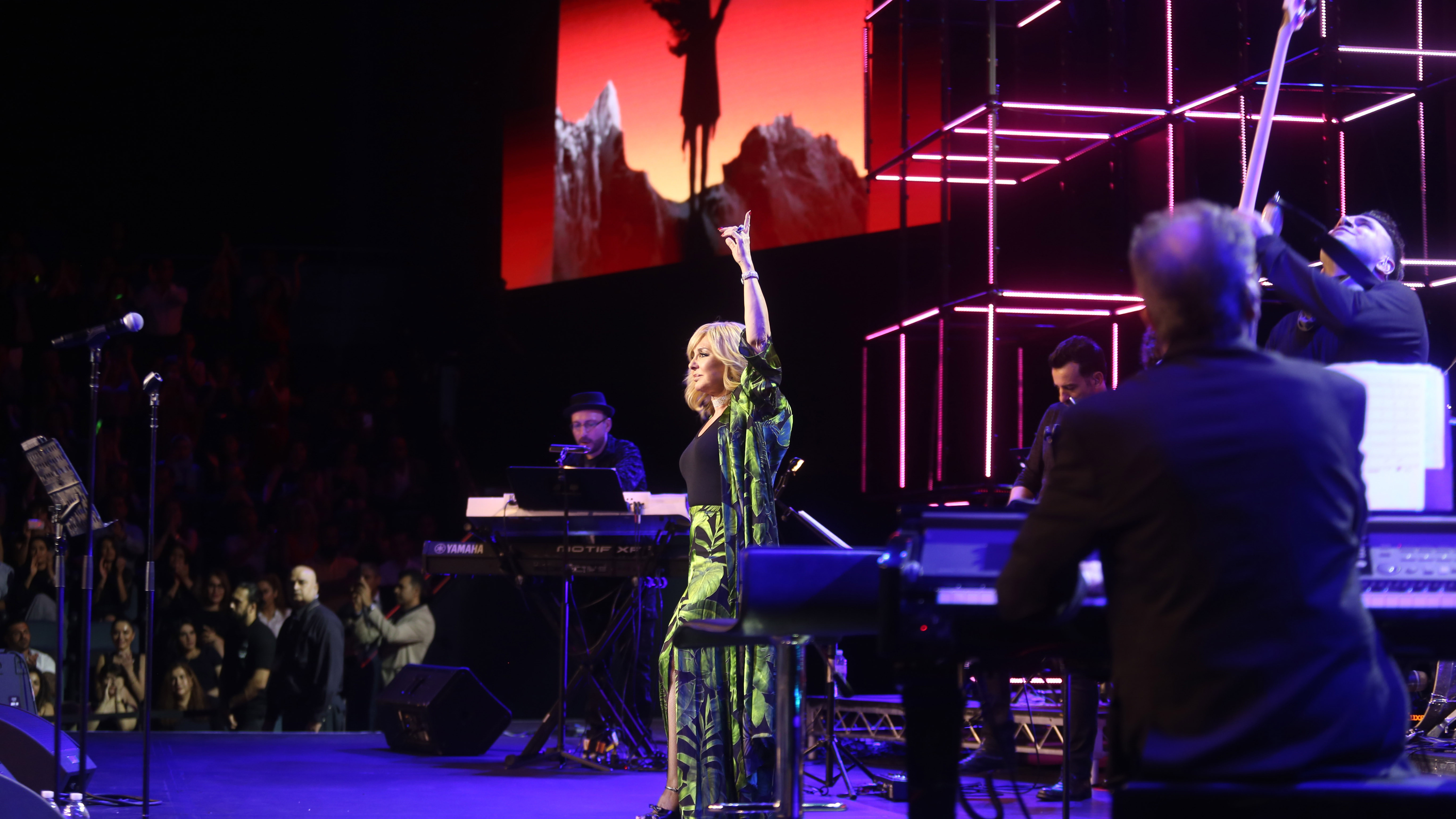 Iranian Singer Googoosh Performs To Remind Iranians About Their Culture ...