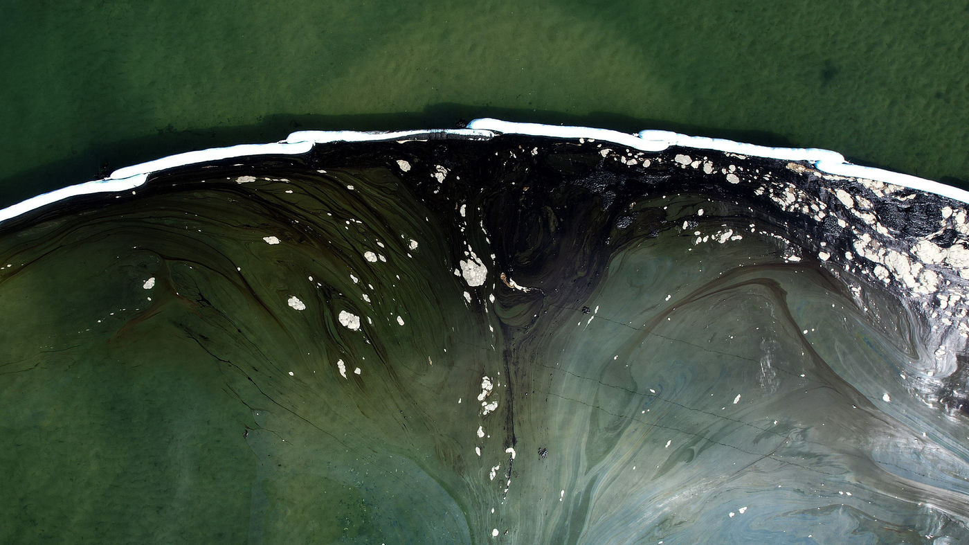 Ship's anchor may have caused massive oil spill off the coast of ...