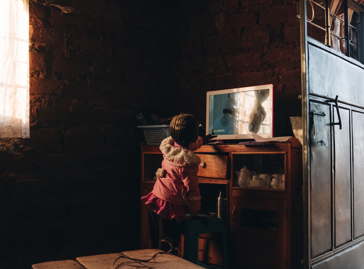A Kenyan family got solar lights. Can high-level climate talks help ...