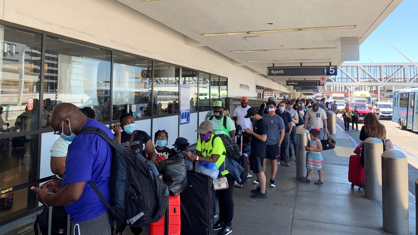 Thanksgiving travel is up this year. Here's what to expect if you're ...