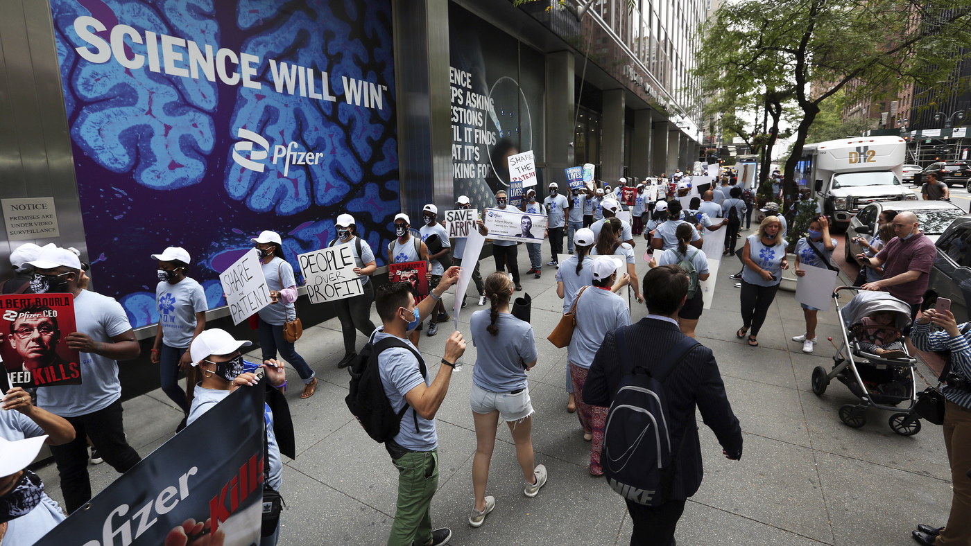 Pfizer asks the FDA to authorize use of its COVID pill : NPR