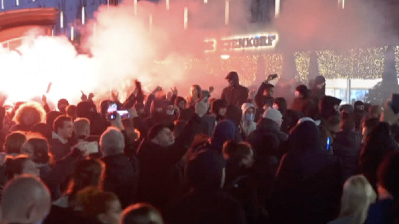 Dutch police open fire on rioters in demonstration against COVID ...