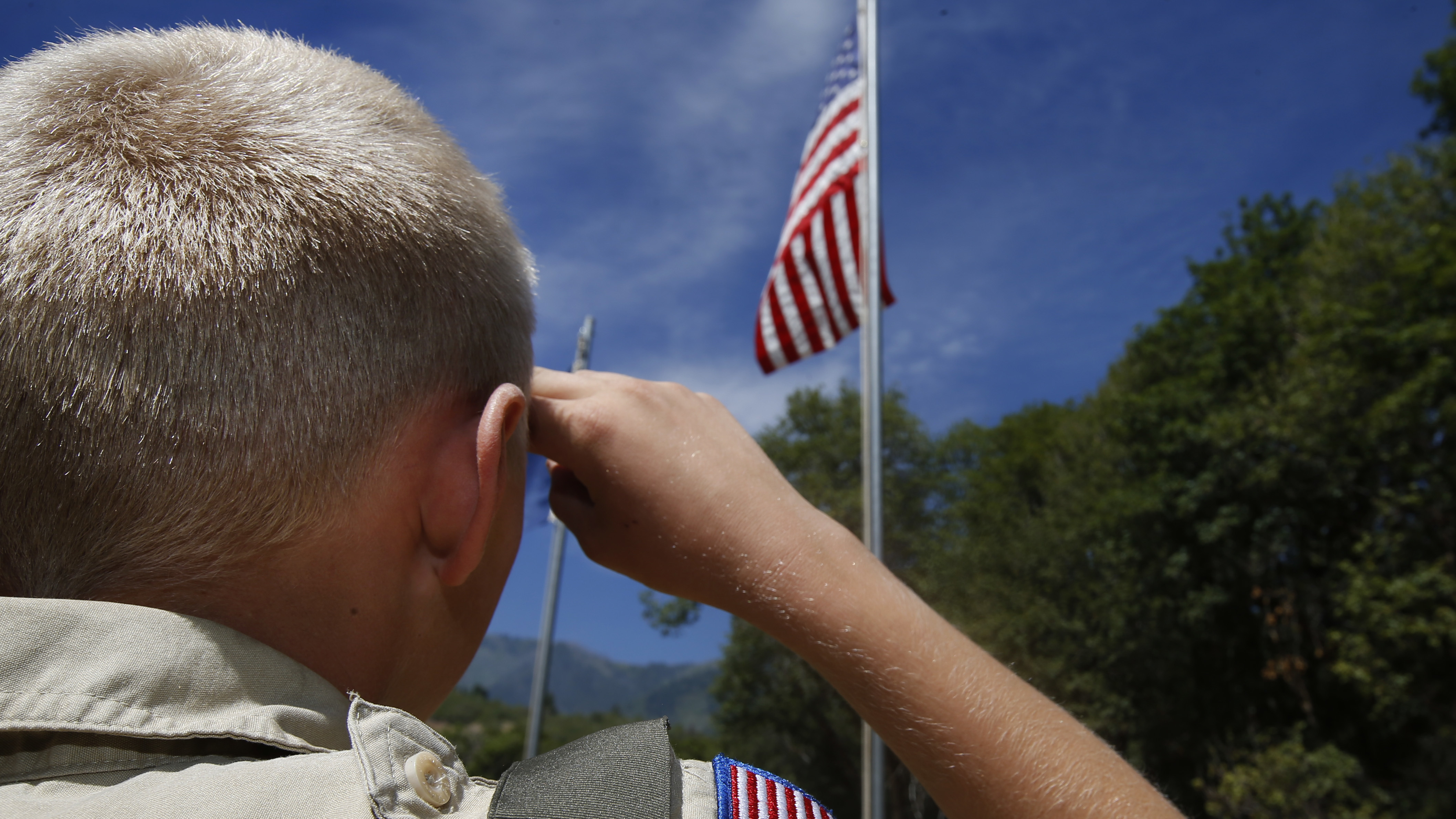 Boy Scouts' insurer agrees to contribute $800 million to sexual abuse ...