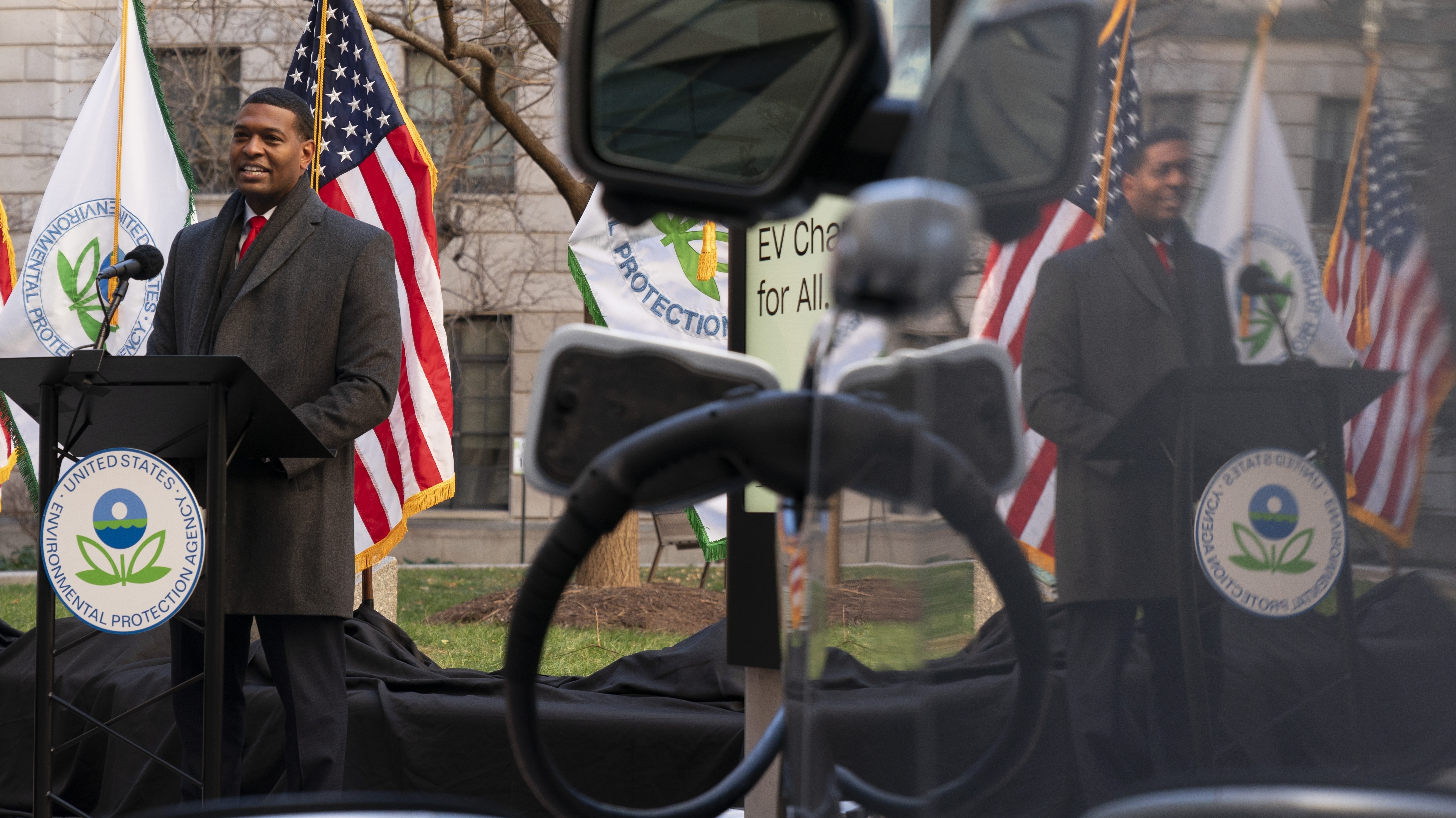 EPA calls on automakers to boost fuel economy on vehicles through 2026 ...