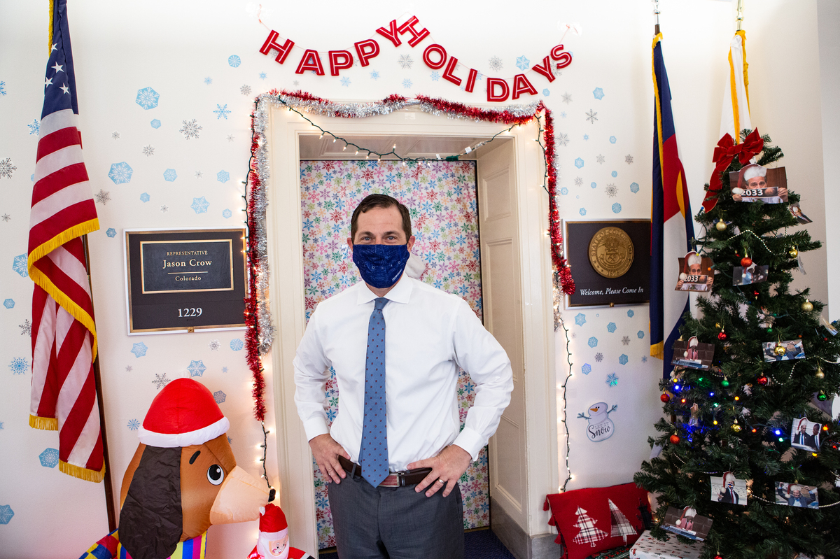 Members of Congress square off in holiday decorating competition on ...