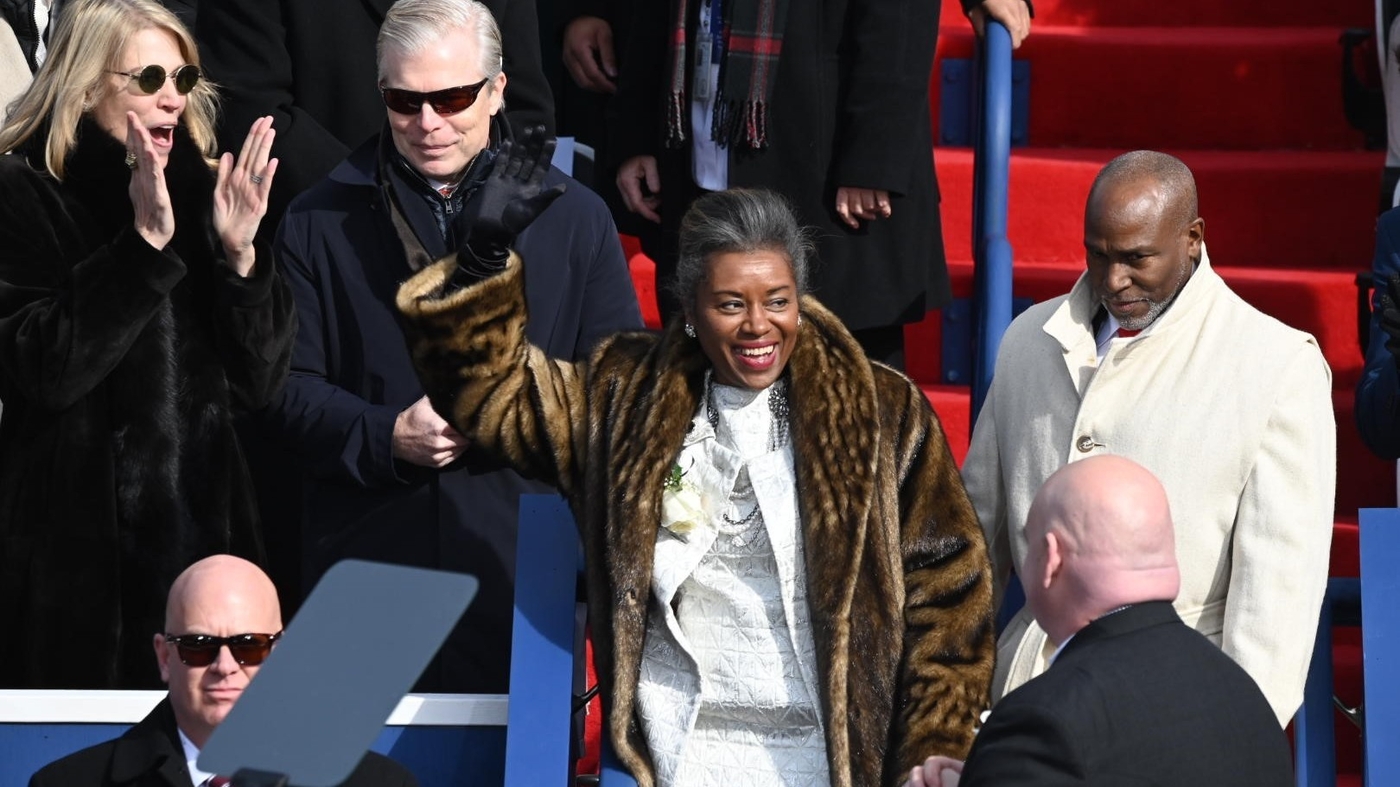 Glenn Youngkin is sworn in as the governor of Virginia : NPR