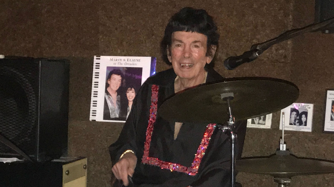 Marty Roberts of Los Angeles lounge duo Marty & Elayne is dead at 89 : NPR