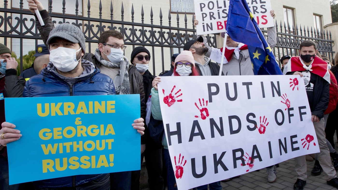 Who is Yevheniy Murayev, the politician the U.K. says Russia wants in ...