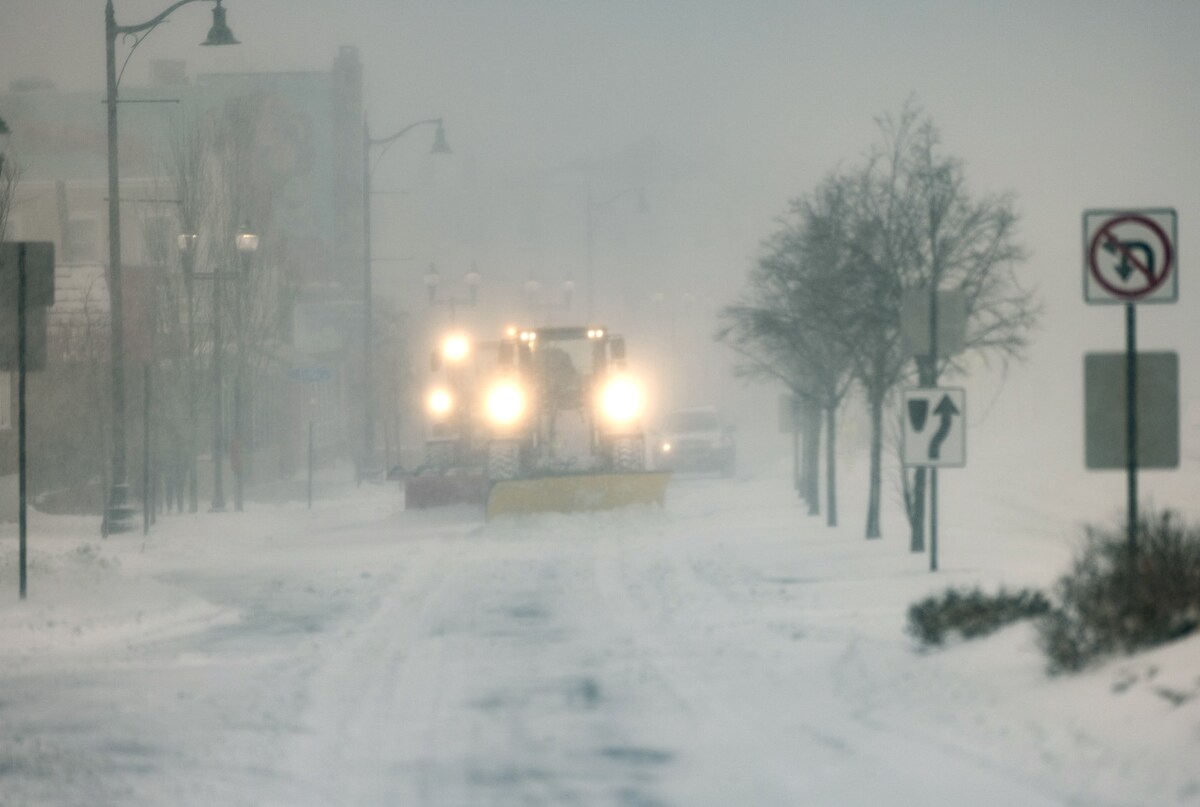 The Northeast begins to dig out after a blizzard that dropped two feet ...