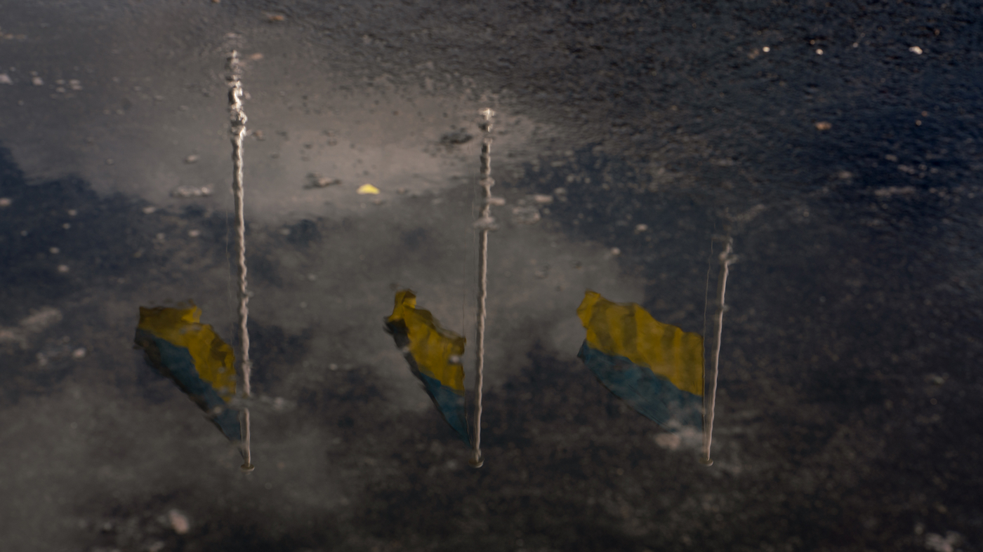 Look inside life along Ukraine's border with Russia, where war is a way ...