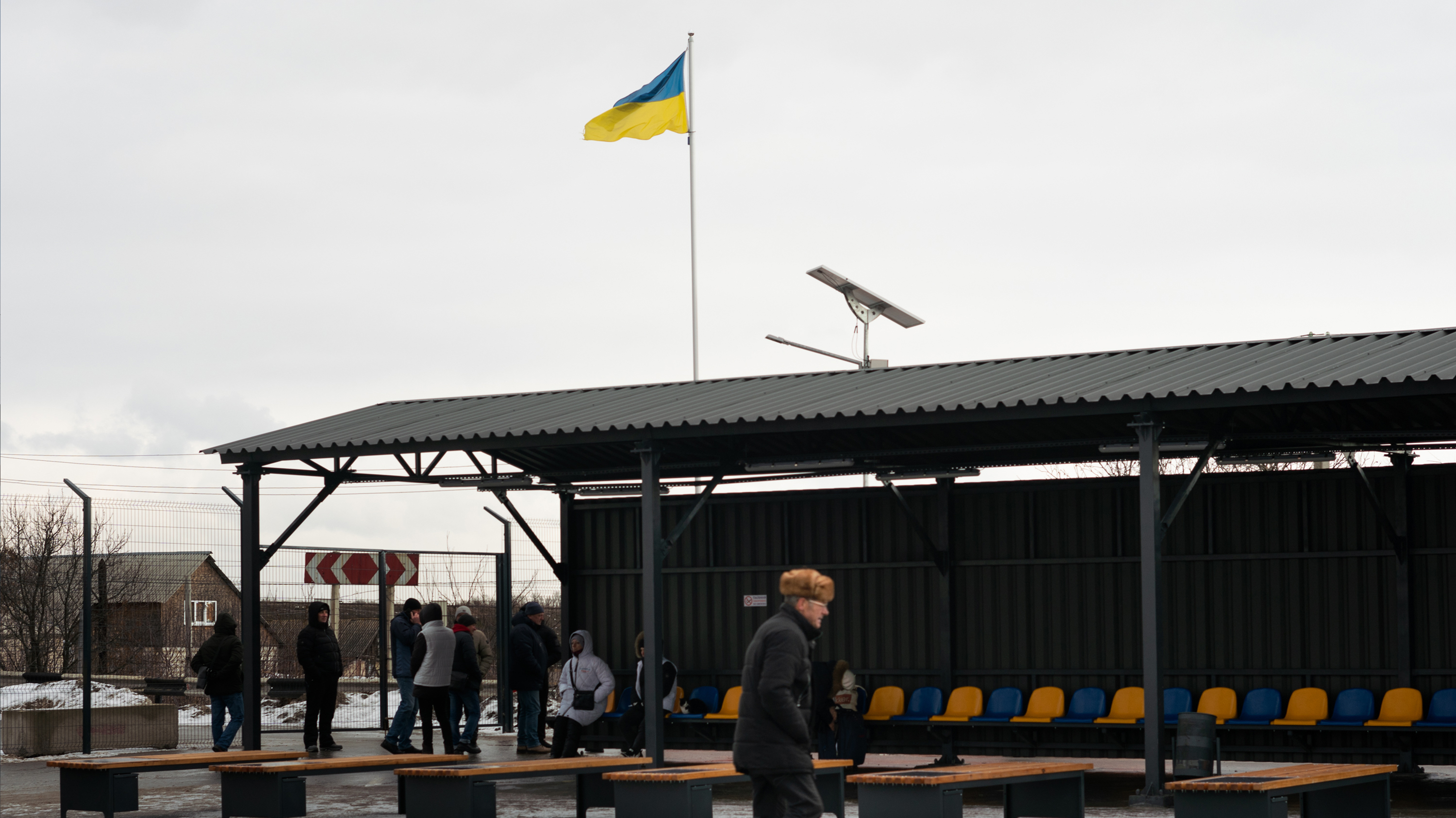 Look inside life along Ukraine's border with Russia, where war is a way ...