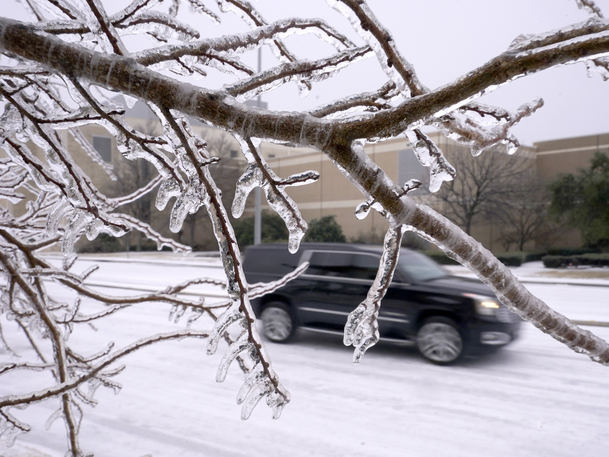 Ice becomes a bigger concern as massive winter storm moves across the U ...