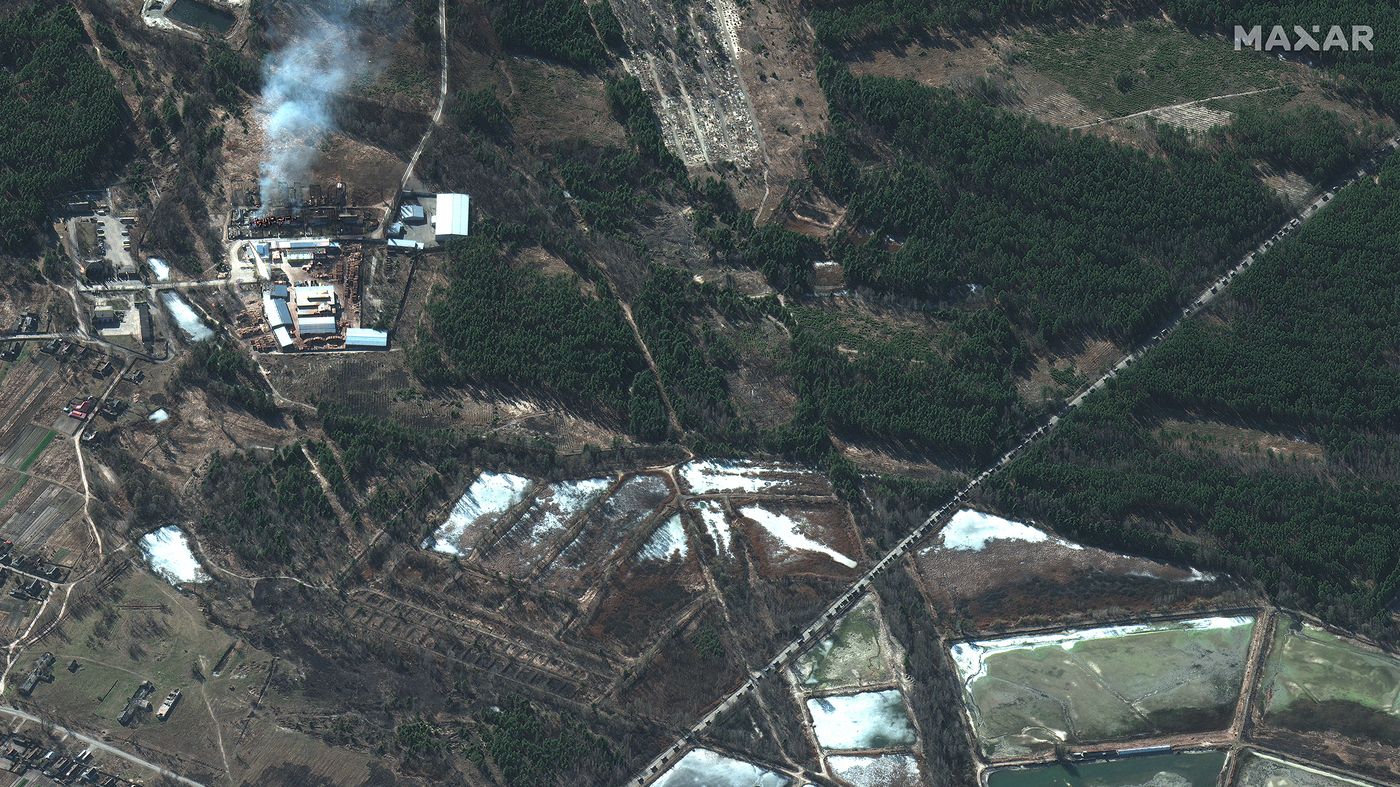 Satellite images show 40-mile-long Russian military convoy nearing Kyiv ...