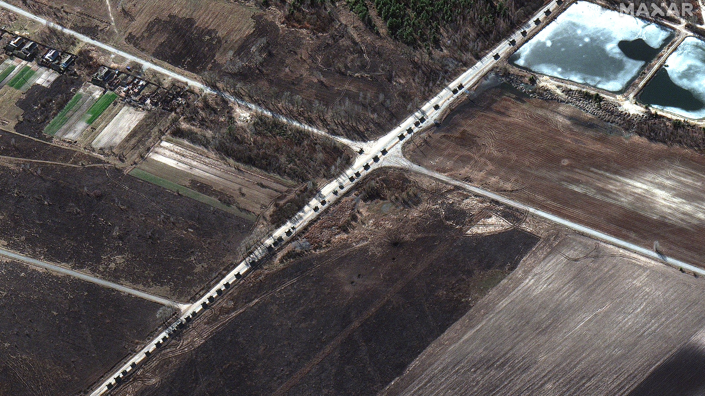 Satellite images show 40-mile-long Russian military convoy nearing Kyiv ...