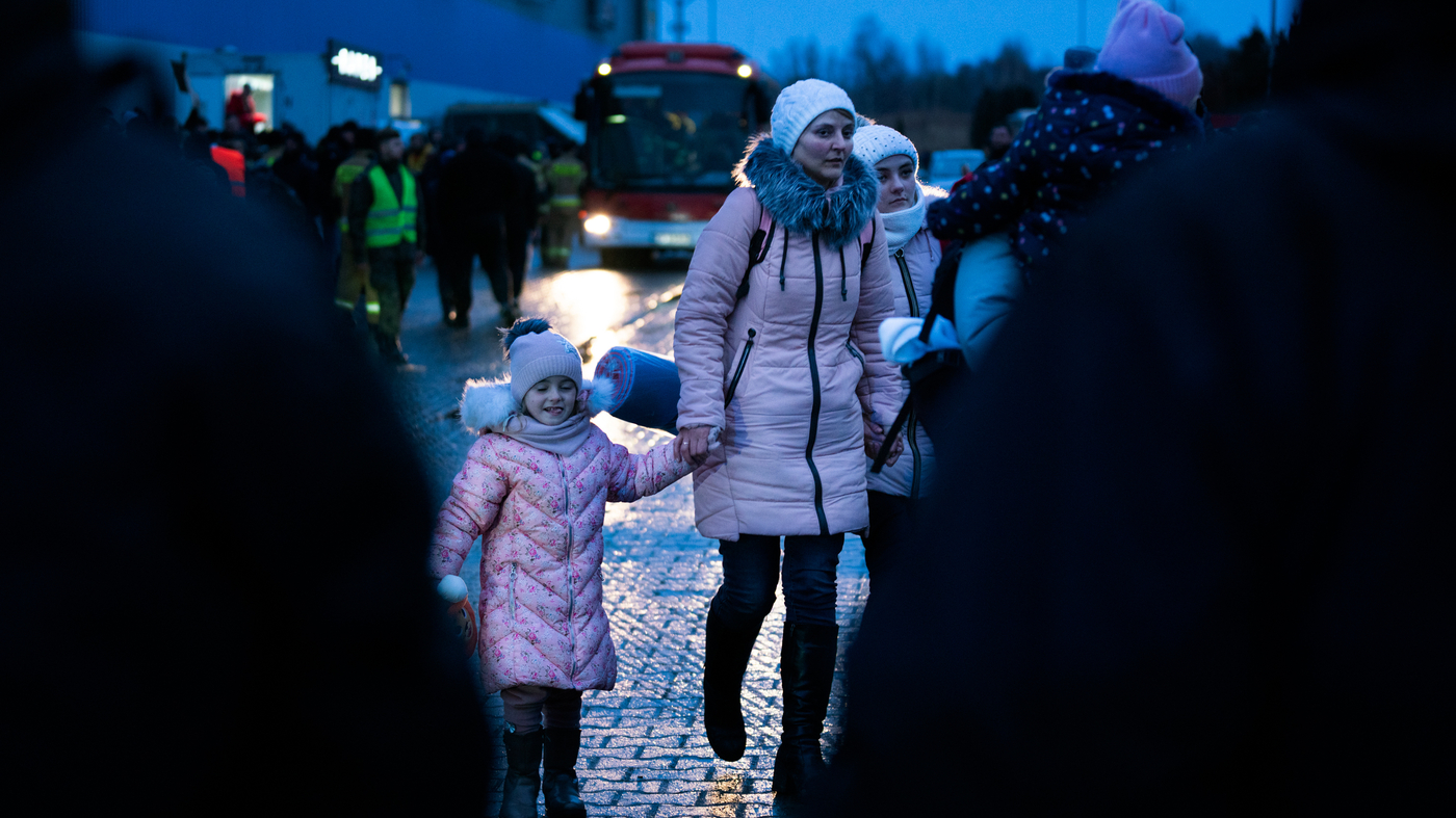 Ukraine-Poland border after Russian invasion : The Picture Show : NPR